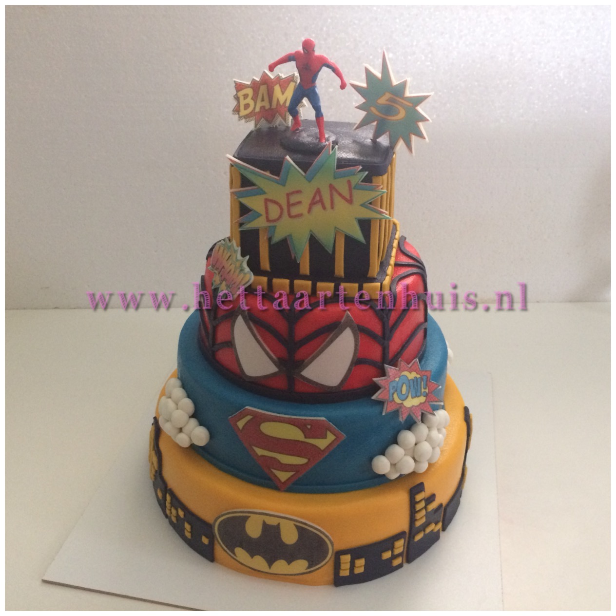 Marvel Avengers lagentaart DEAN - Het Taartenhuis