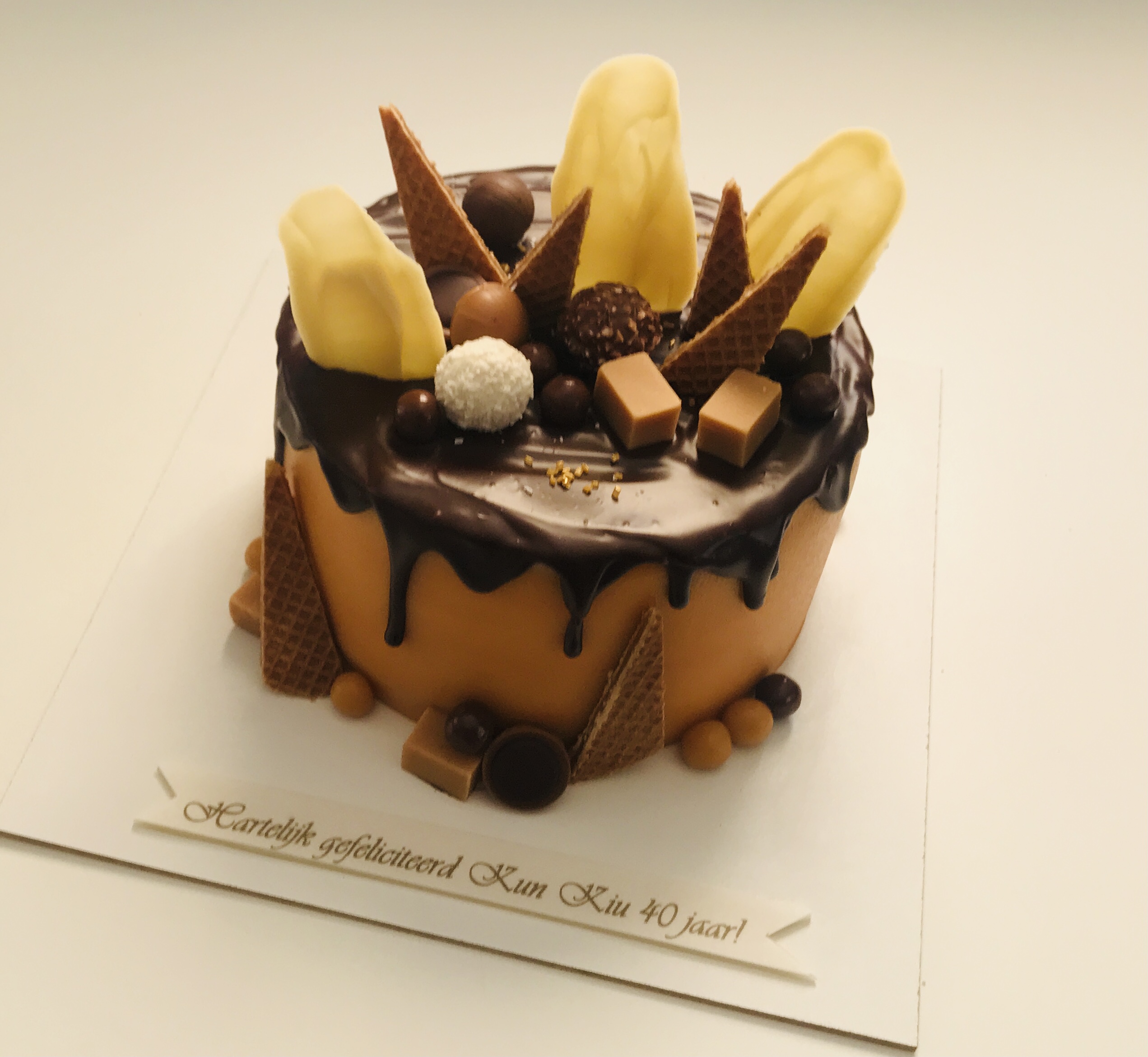 Drip taart KUN KIU - Het Taartenhuis