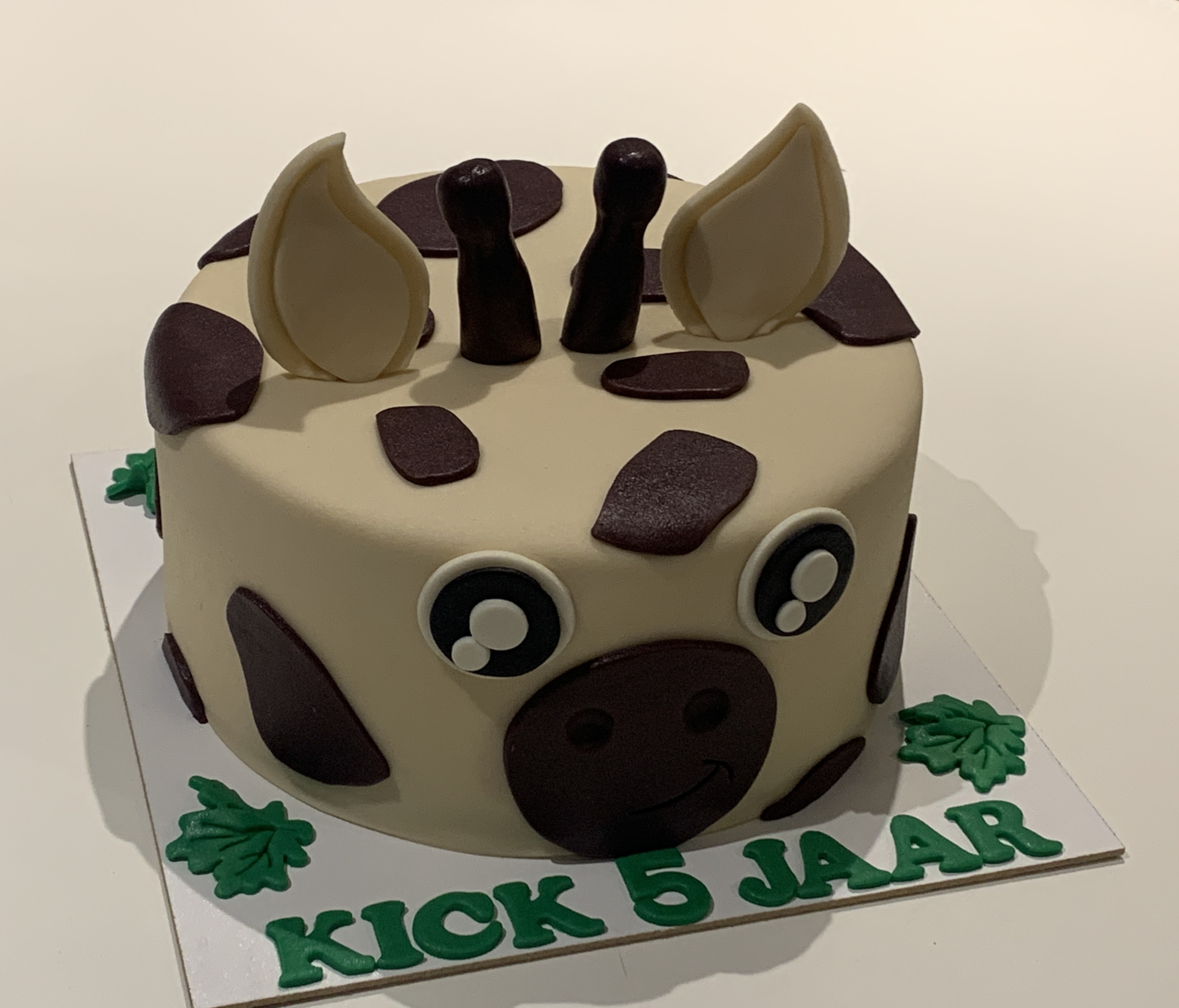 3D Giraffe taart - Het Taartenhuis