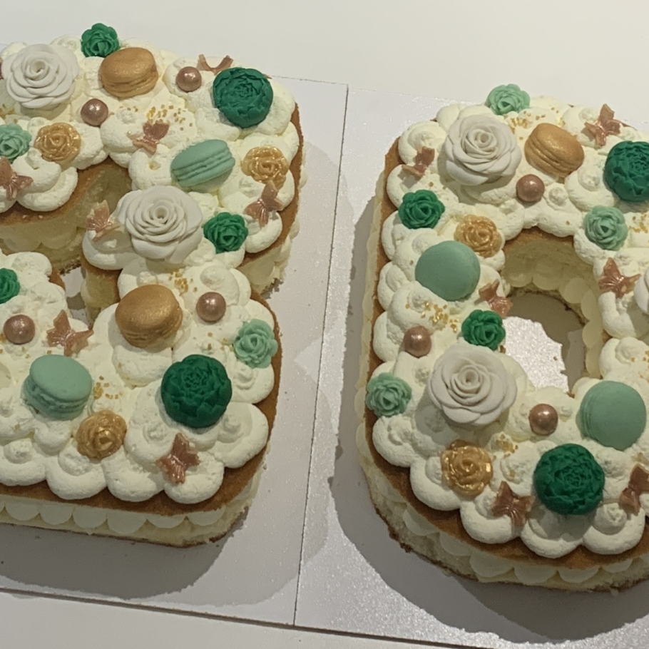 Cijfer 30 naked cake - Het Taartenhuis