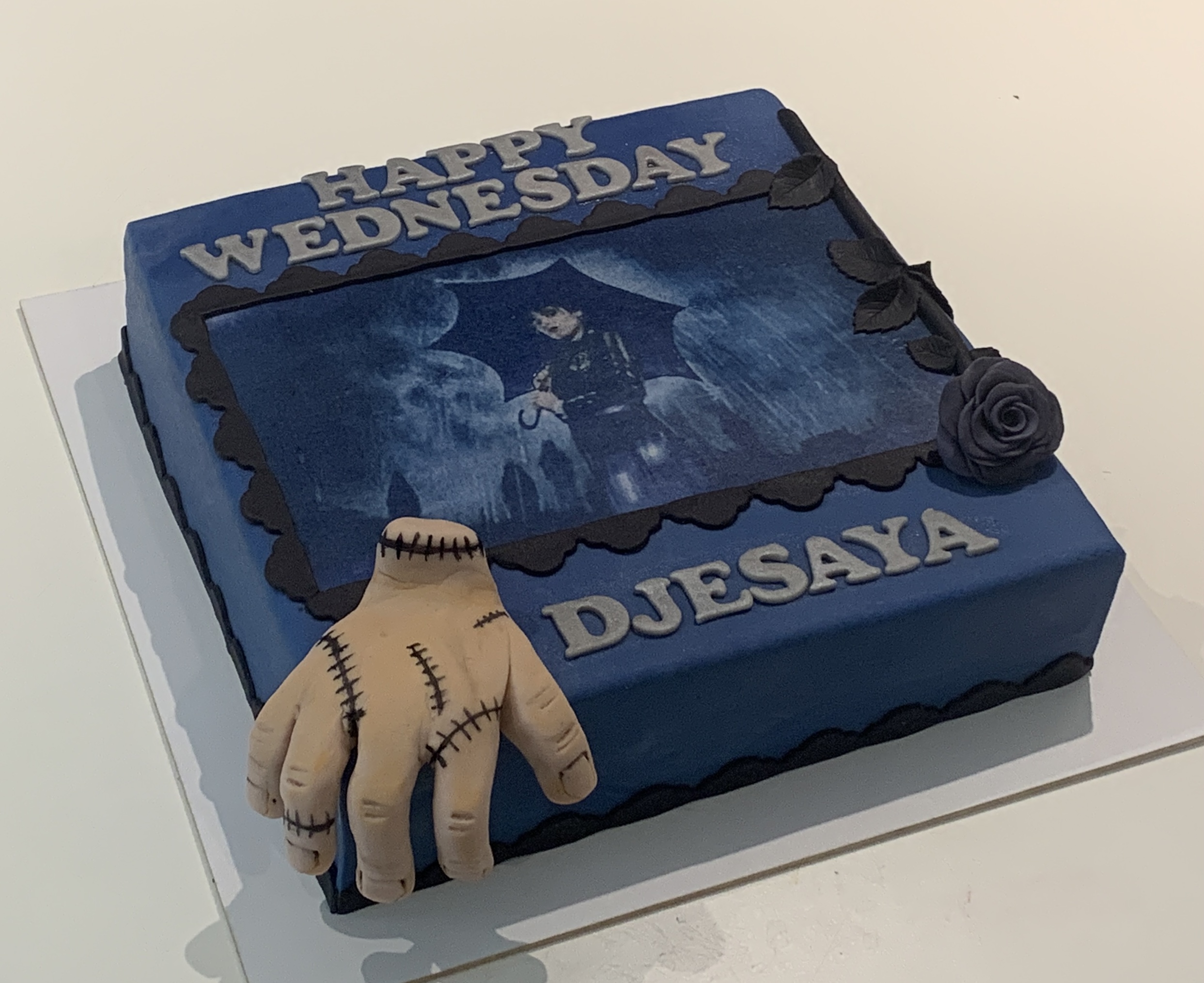 Wednesday taart - Het Taartenhuis