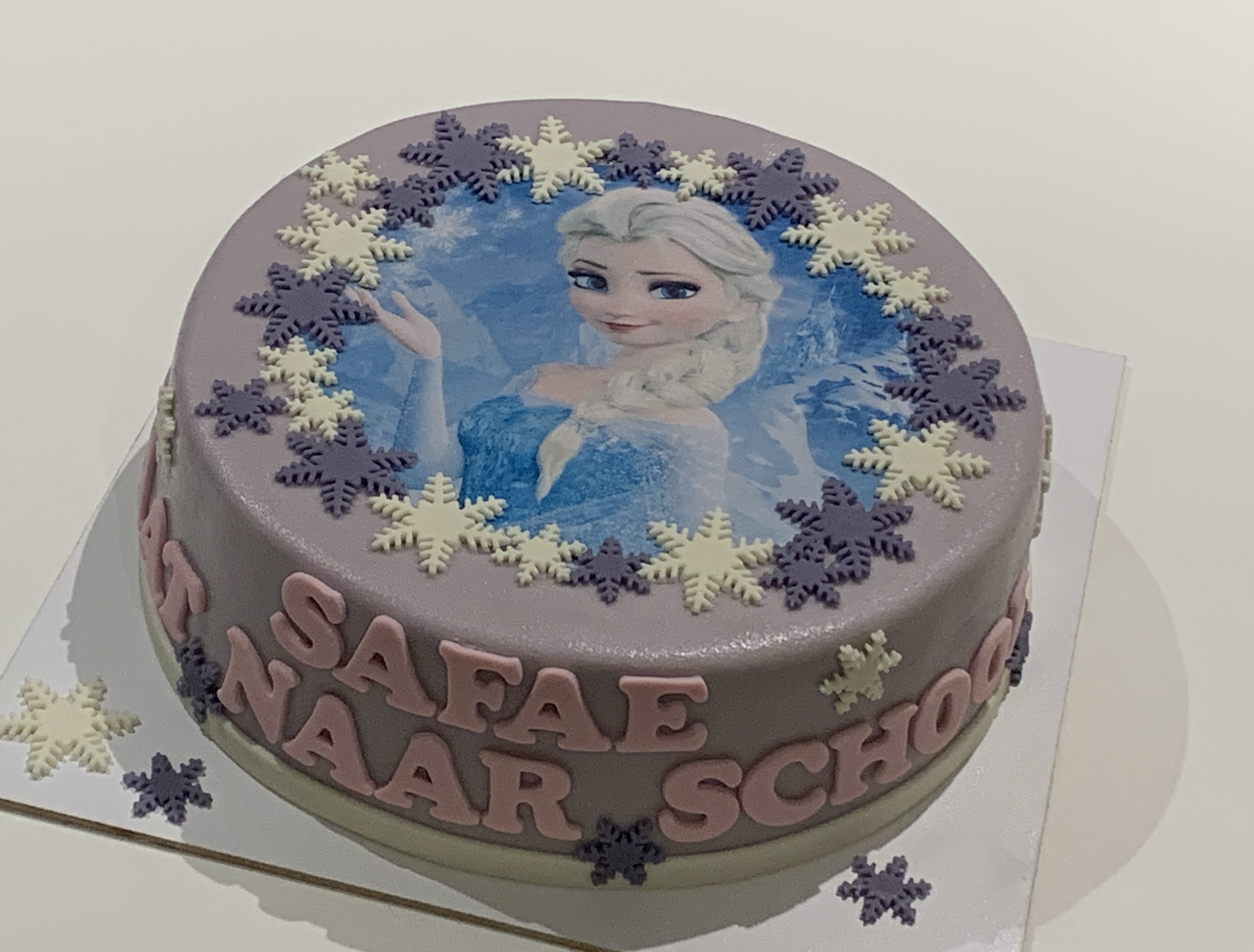 Naar school taart Frozen - Het Taartenhuis