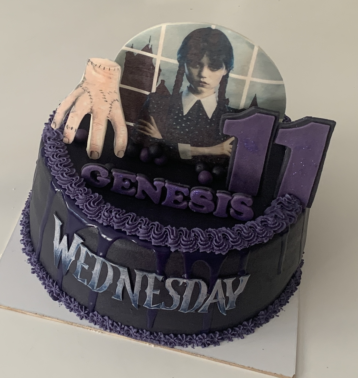 Wednesday taart GENESIS - Het Taartenhuis