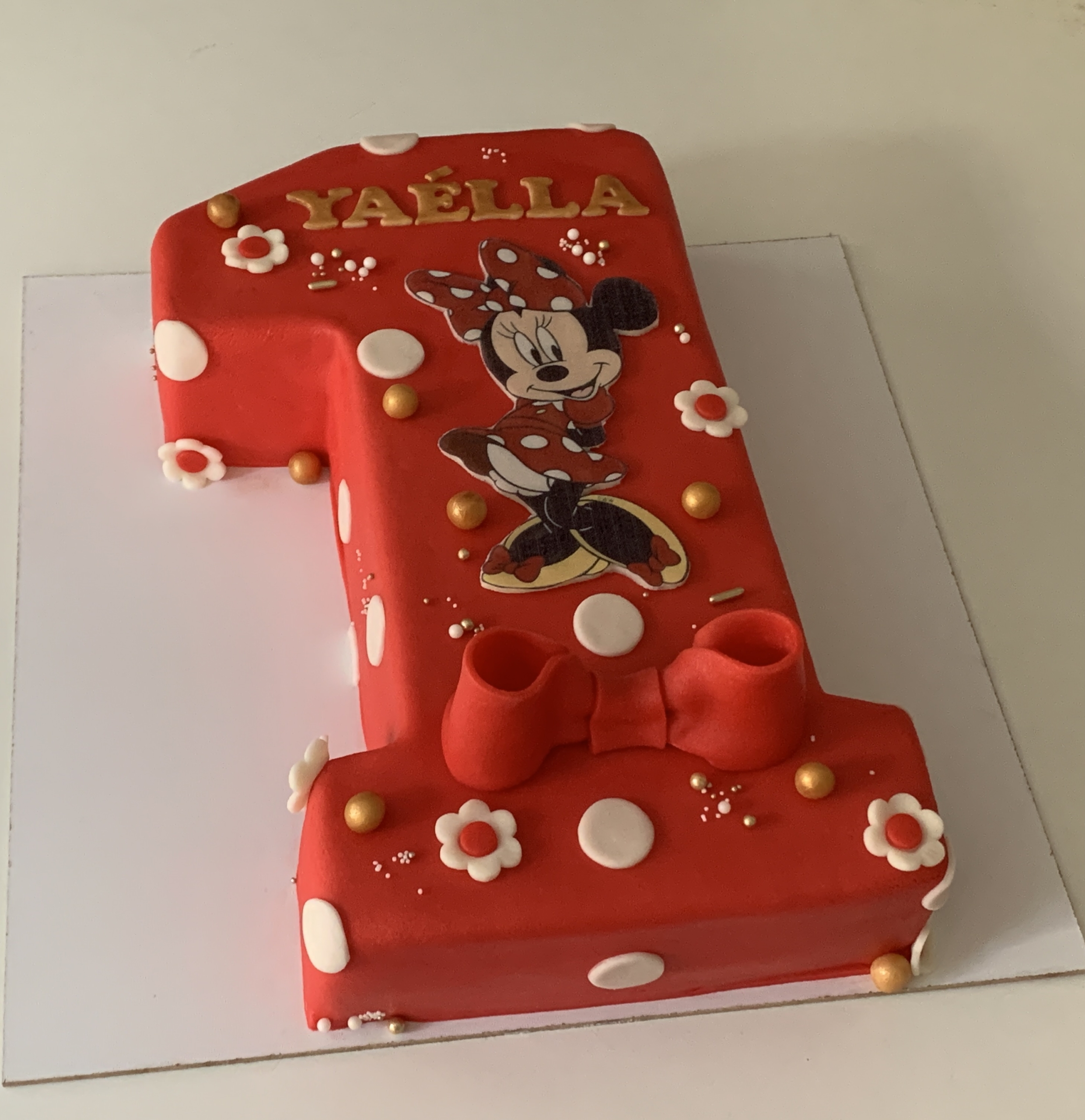 Cijfer 1 taart Minnie Mouse YAELLA - Het Taartenhuis