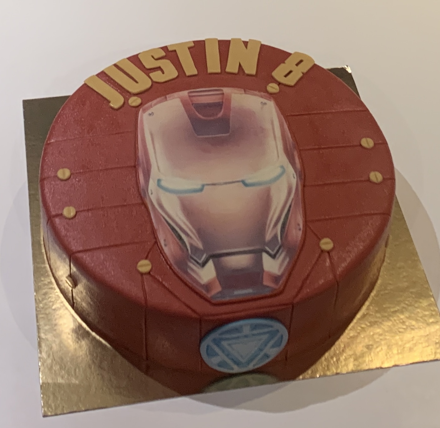 Iron Man head taart JUSTIN - Het Taartenhuis