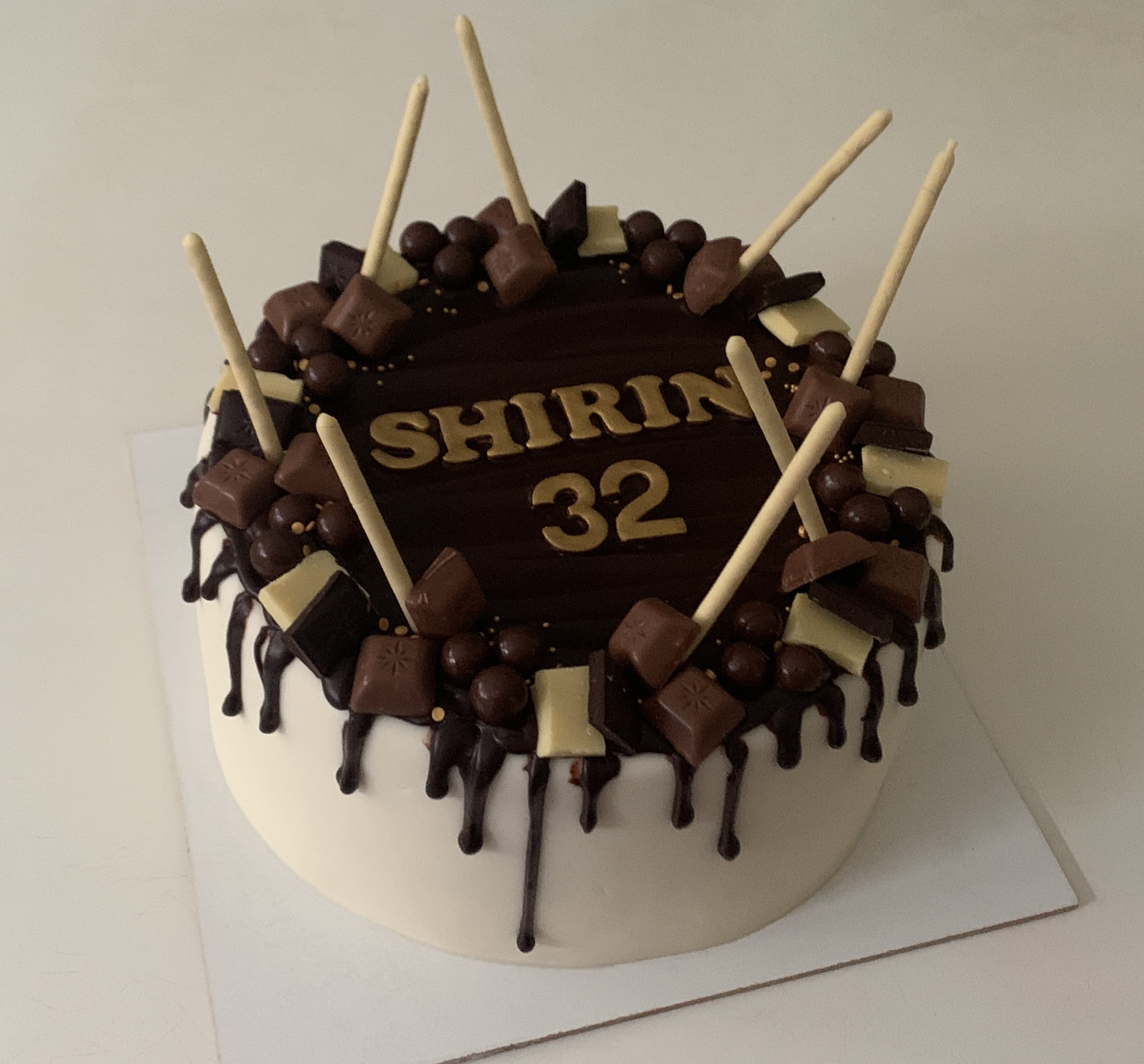 Chocolade drip taart SHIRIN - Het Taartenhuis