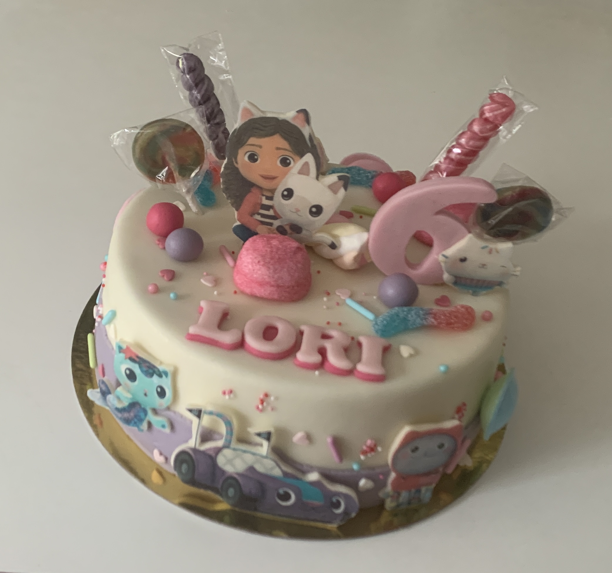 Gabby's poppenhuis taart LORI - Het Taartenhuis