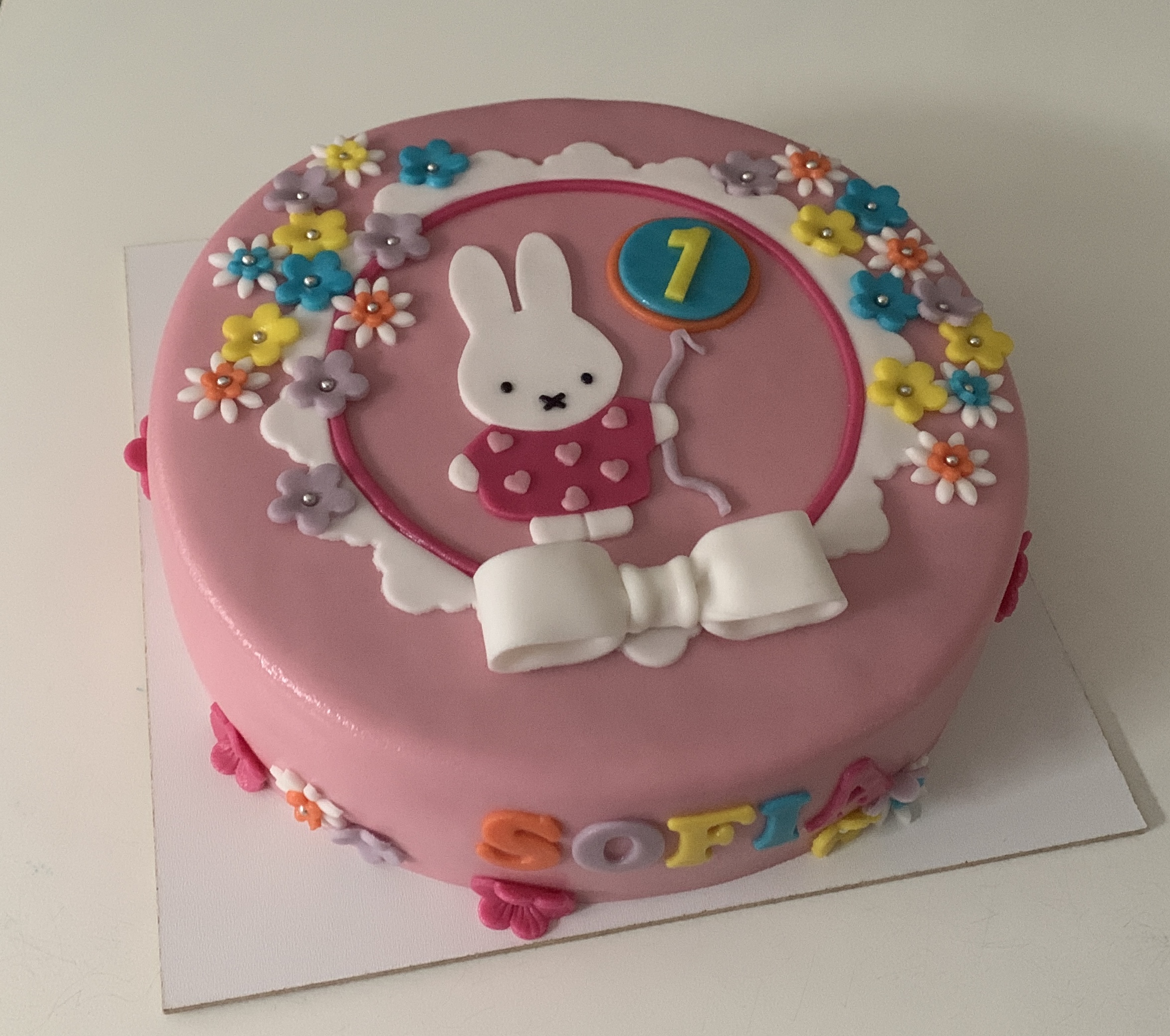 Nijntje taart SOFIA - Het Taartenhuis