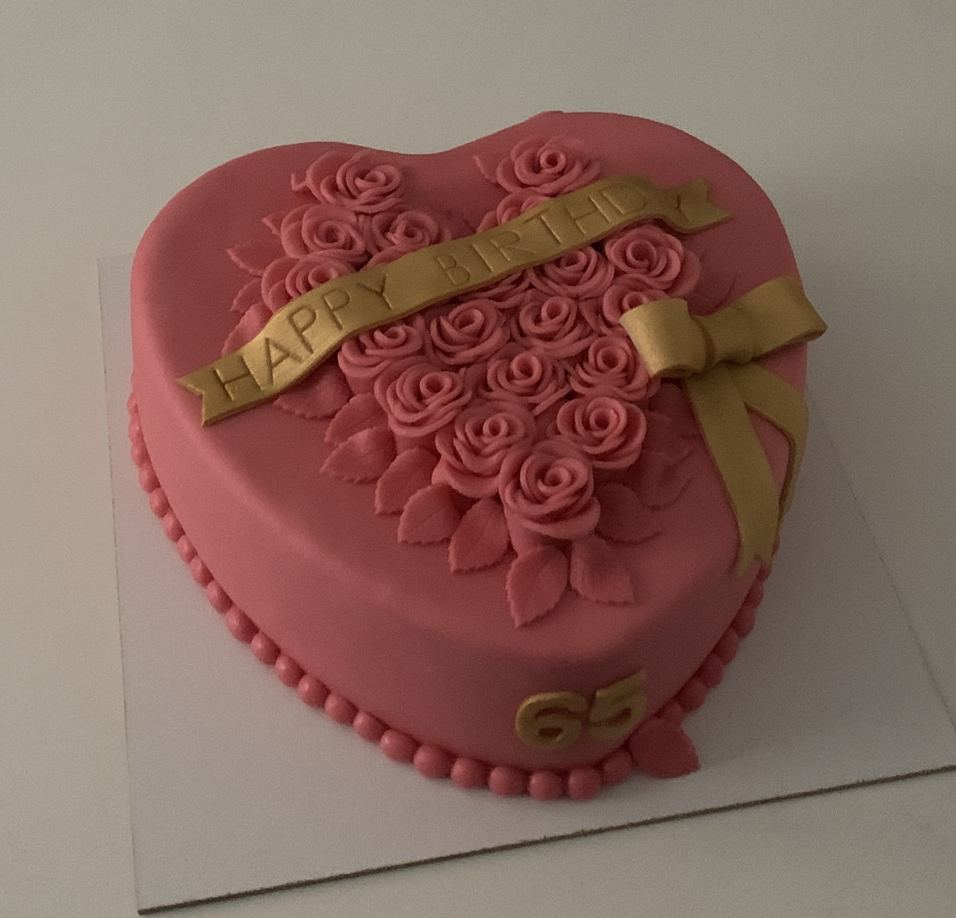 Hart taart rozen happy birthday - Het Taartenhuis