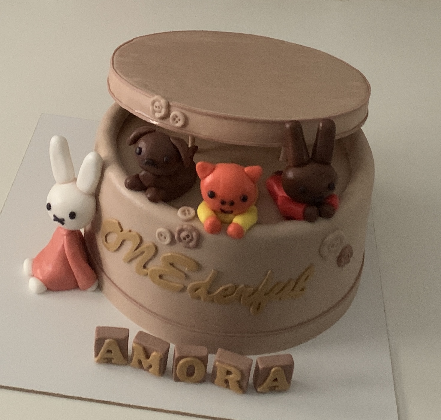 3D Nijntje en vrienden taart AMORA - Het Taartenhuis