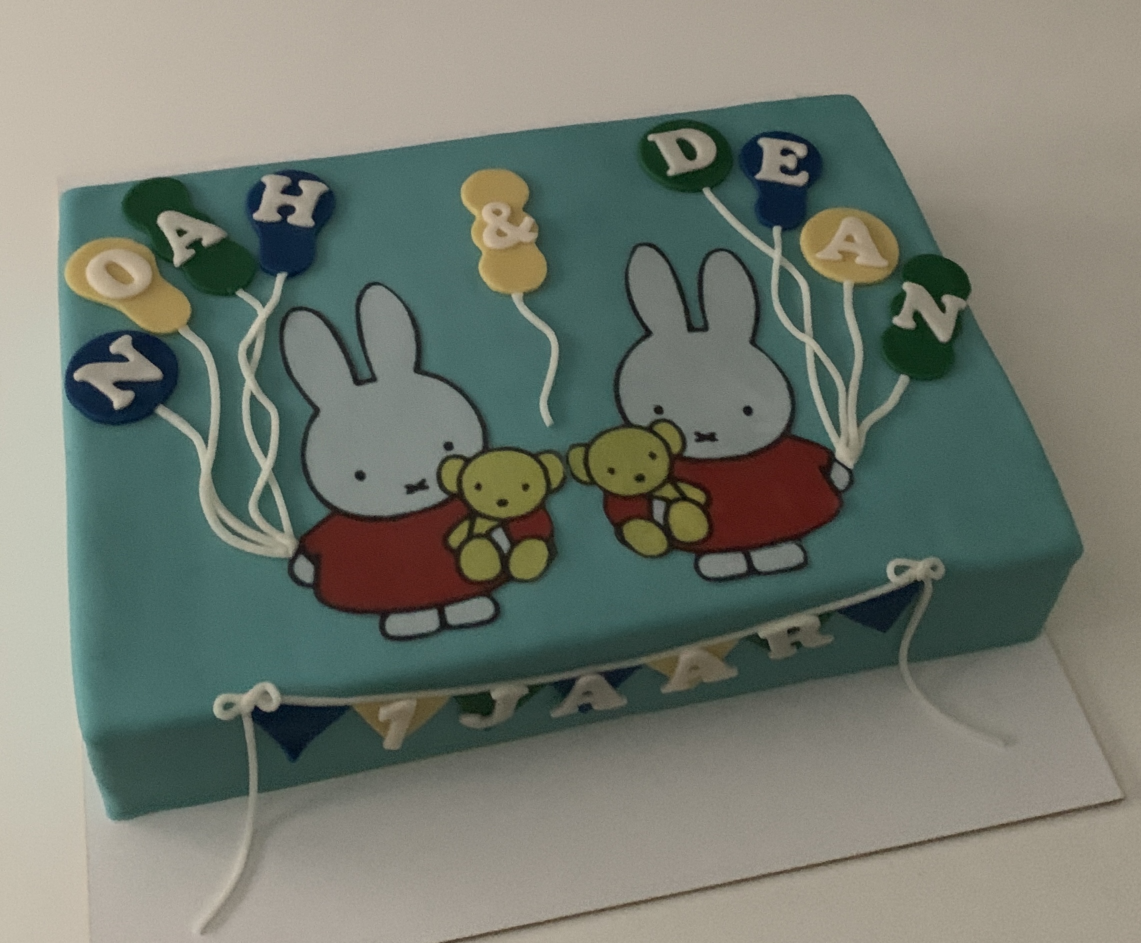 Nijntje tweeling taart NOAH en DEAN - Het Taartenhuis